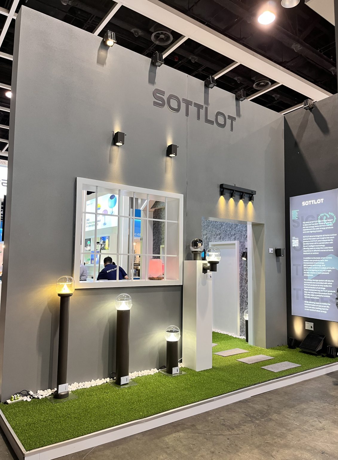 The World's First 360° Sun-Tracking Solar Light Debuted At HKTDC ...